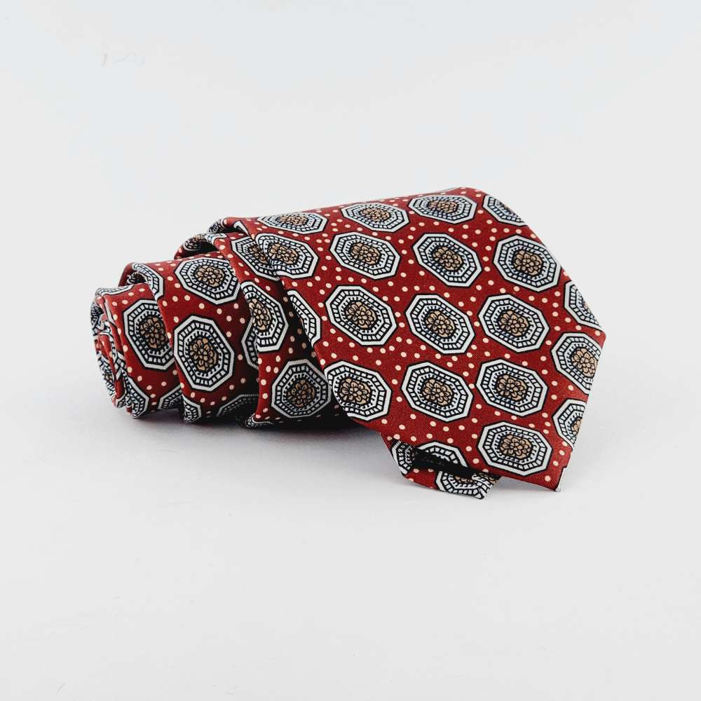 DAPPER DRAPES – The Brooch Hub